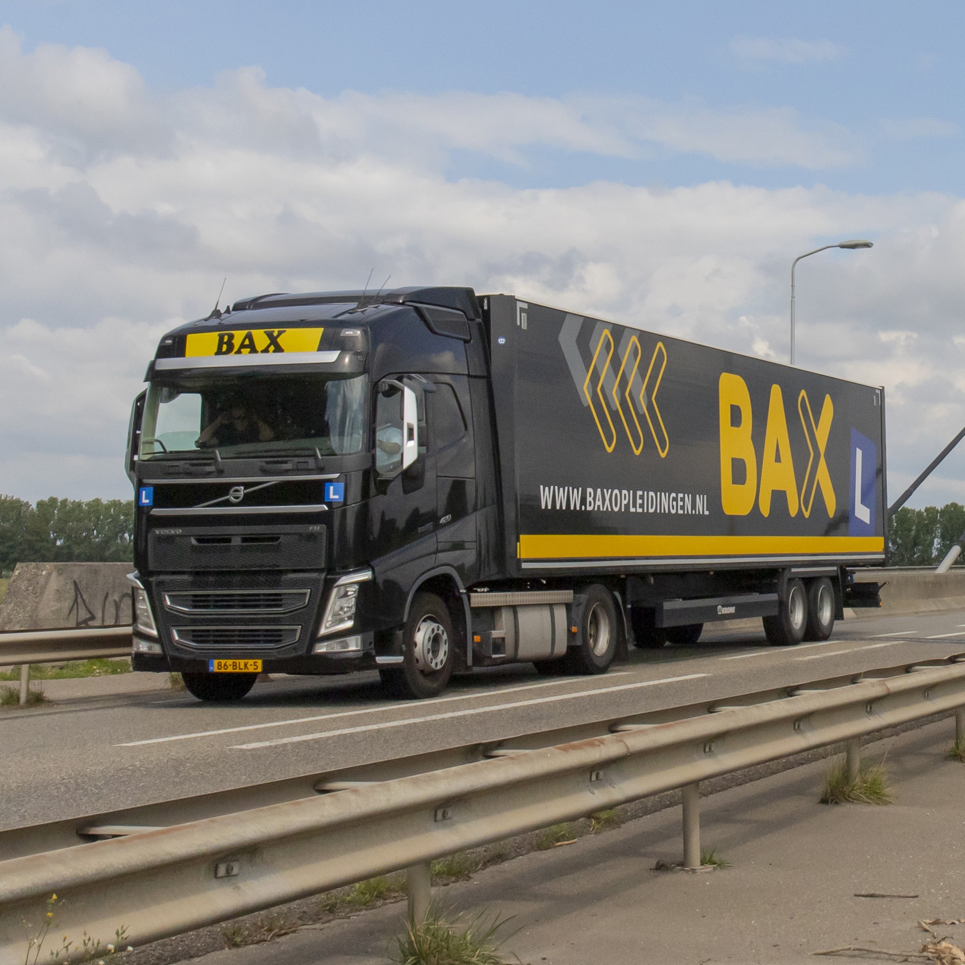 Bax Opleidingen - Dé rijschool en opleider van regio Tilburg en Den Bosch